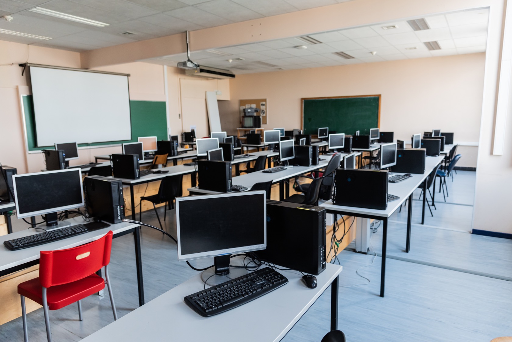 Parc informatique de l'ULB - Faculté des Sciences psychologiques et de ...